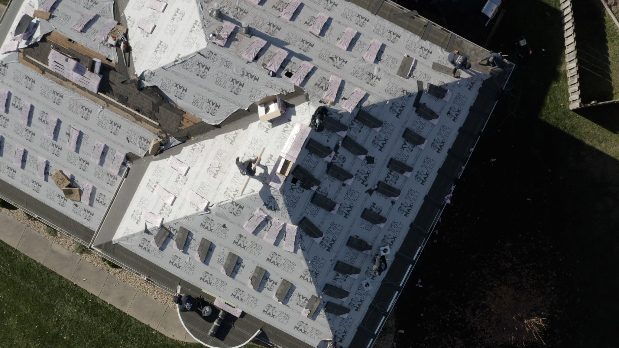 The Best Options for Fire-Resistant Roofing - Dales Roofing, Inc.